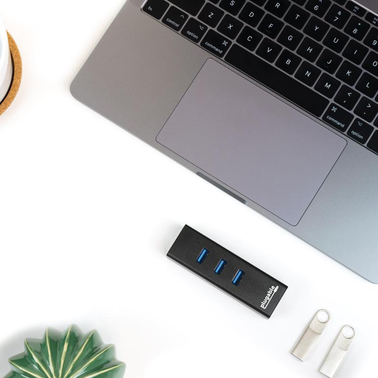 Plugable USB 3.0 3-Port Bus Powered Hub with Gigabit Ethernet ...